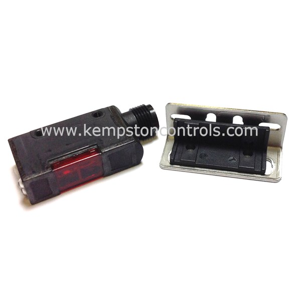 Omron E3S-AD87 PHOTOELECTRIC SENSOR, 700MM RANGE, DIFFUSE, DC, 3-WIRE, PNP, VERTICAL, M12 PLUG ...